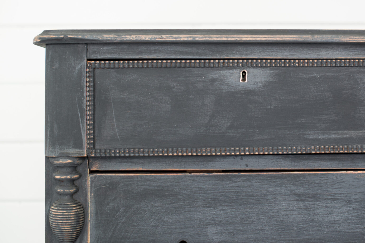 Distressing Black Furniture {20 Techniques to Distress Dark Furniture}